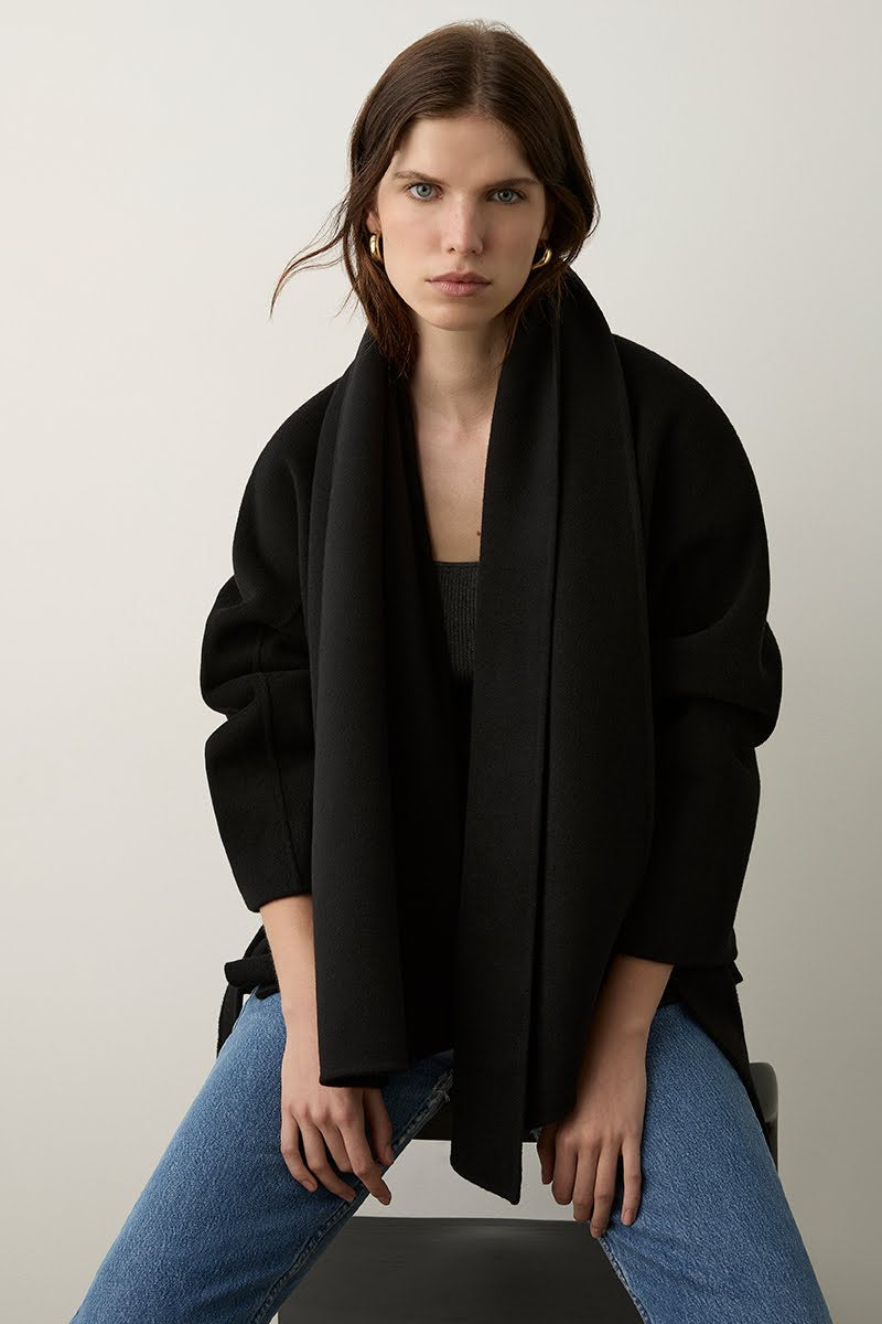 THE LONG CASHMERE SCARF - BLACK – THE CURATED